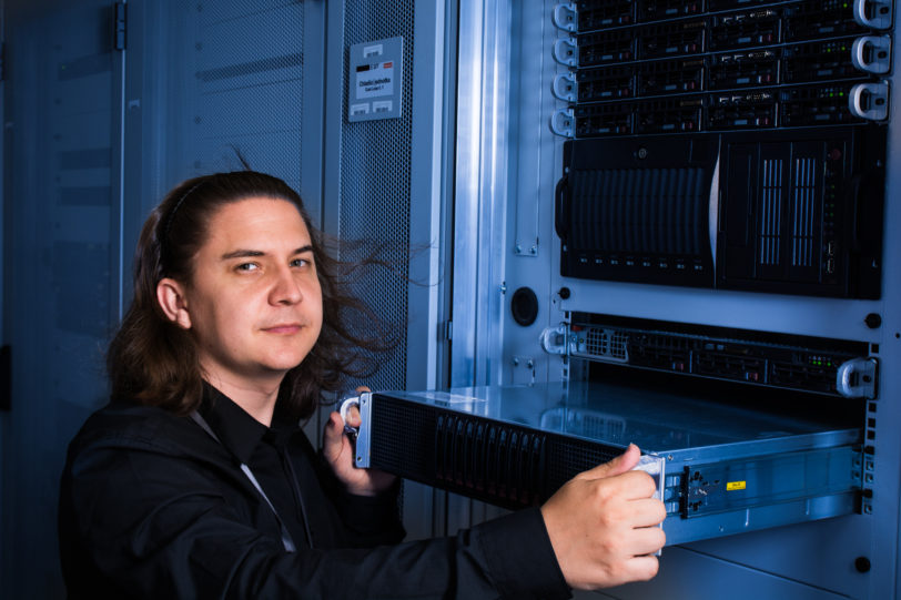 Kontakty - Fakulta aplikované informatiky